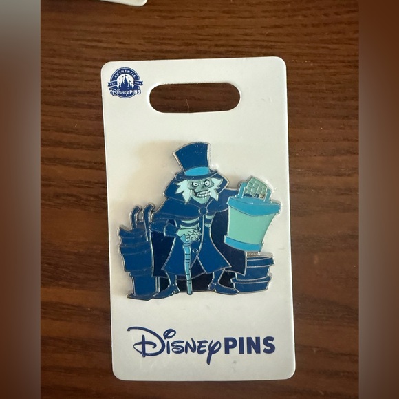 Disney | Other | New Disney Parks Haunted Mansion Hatbox Ghost Pin In ...